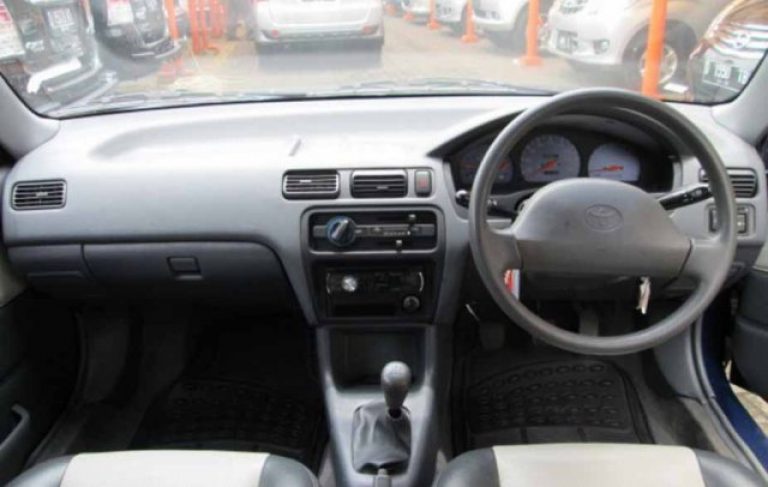 Kelebihan dan Kekurangan Toyota Soluna Lengkap - Otodrift